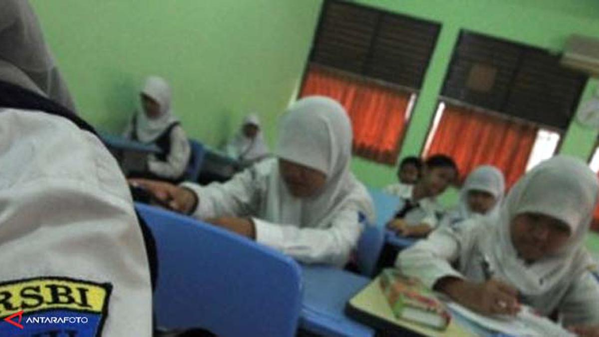 ADB: Daripada Subsidi BBM Lebih Baik Subsidi Pendidikan - Bisnis ...