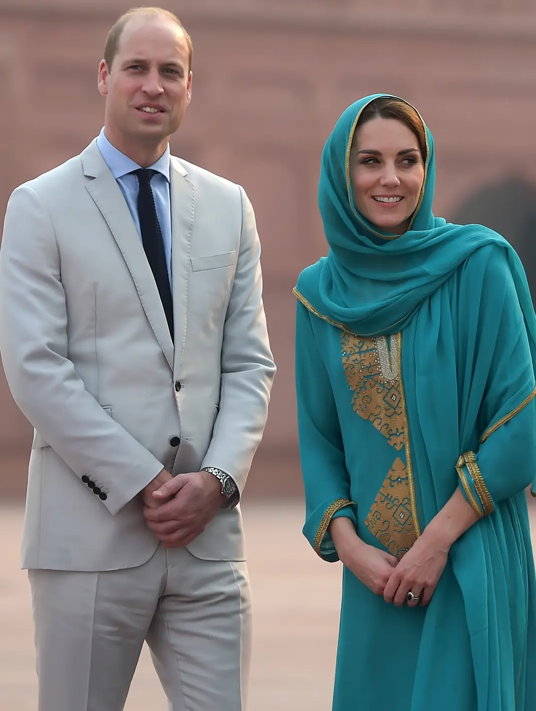 FOTO: Kunjungi Masjid, Penampilan Kate Middleton Curi Perhatian - Foto ...