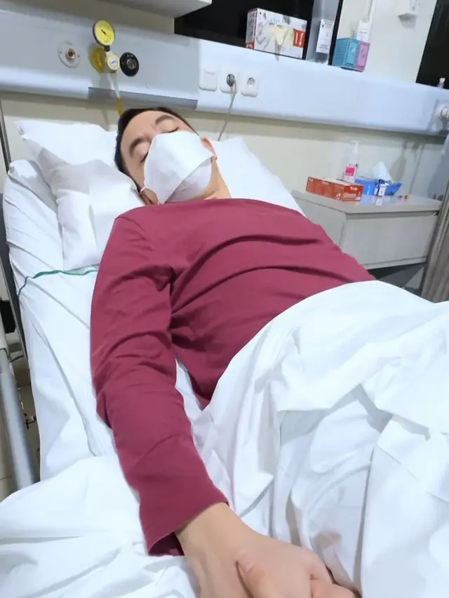 Dilanda Kecemasan, Momen Ayu Dewi Antar Suami Dini Hari ke IGD Karena ...