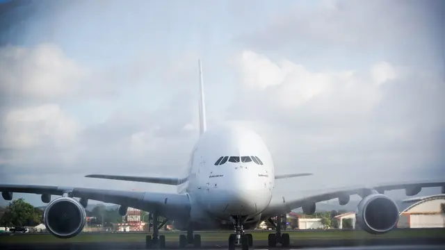 Fakta-Fakta Armada Emirates A380, Pesawat Terbesar di Dunia yang Layani ...