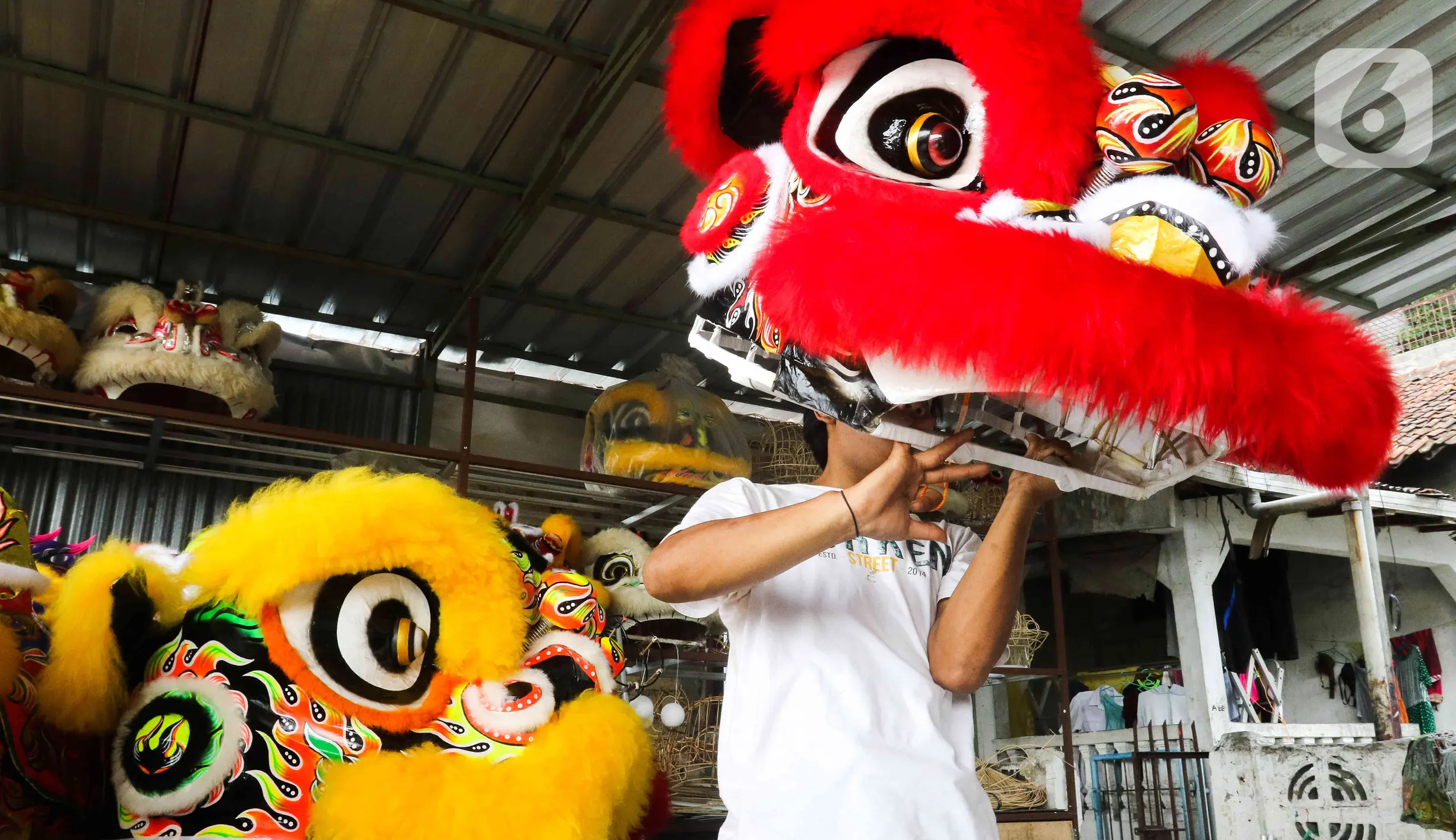 Proses Pembuatan Barongsai dan Liong yang Tembus Pasar Dunia - Foto ...