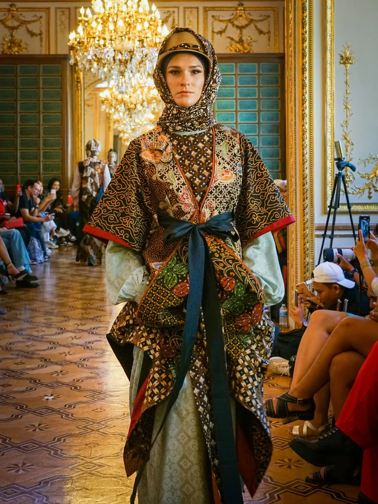 Tampil di Front Row Paris 2022, Karya 16 Desainer Indonesia Sukses Merambah Pasar Eropa ...