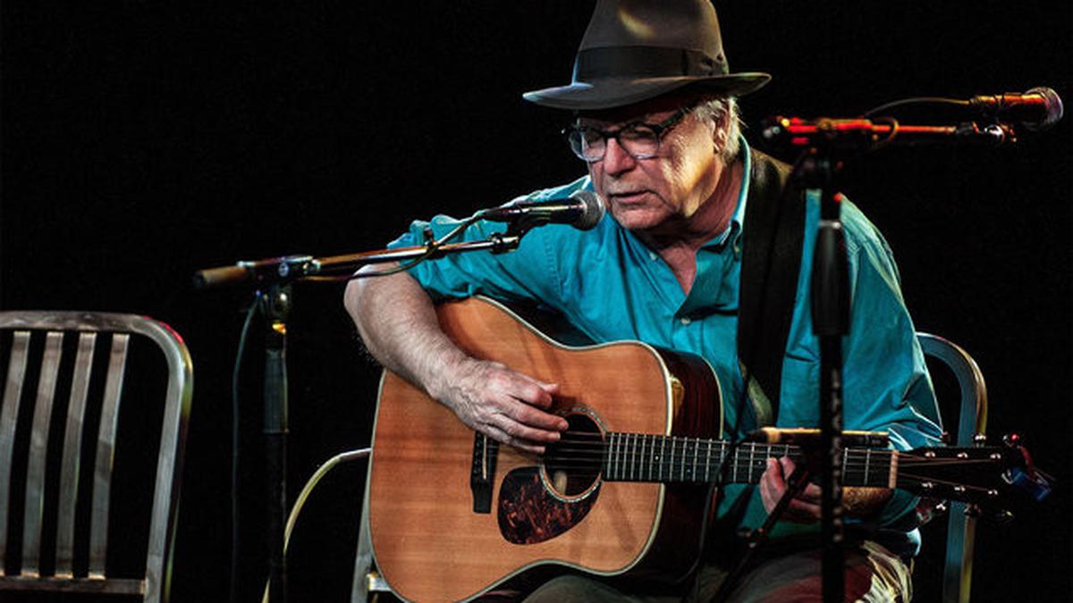 Musisi Americana David Olney Meninggal Dunia Saat Tampil di Panggung ...