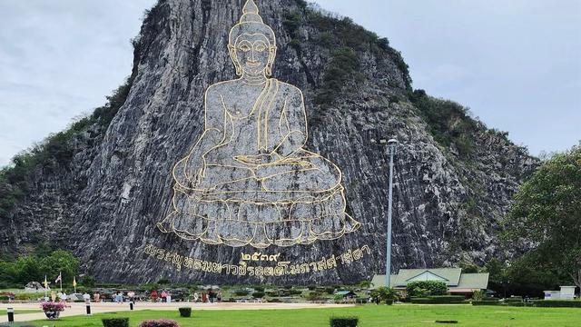 6 Fakta Menarik Gunung Khao Chi Chan di Thailand yang Tebingnya Diukir ...