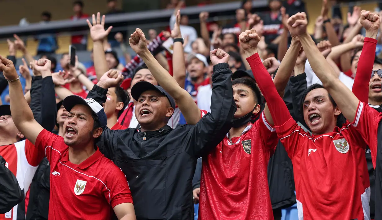 Jelang Laga Melawan Jepang, Suporter Timnas Indonesia Penuhi Tribun ...