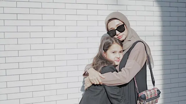 6 Transformasi Laudya Cynthia Bella dan Sandrinna Michelle, Bak Ibu Kandung - Hot Liputan6.com