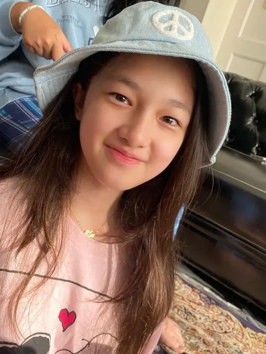 Potret Elea Rayakan Ultah ke-11 Bareng Keluarga, Curi Perhatian Mirip Artis Korea - Foto ...