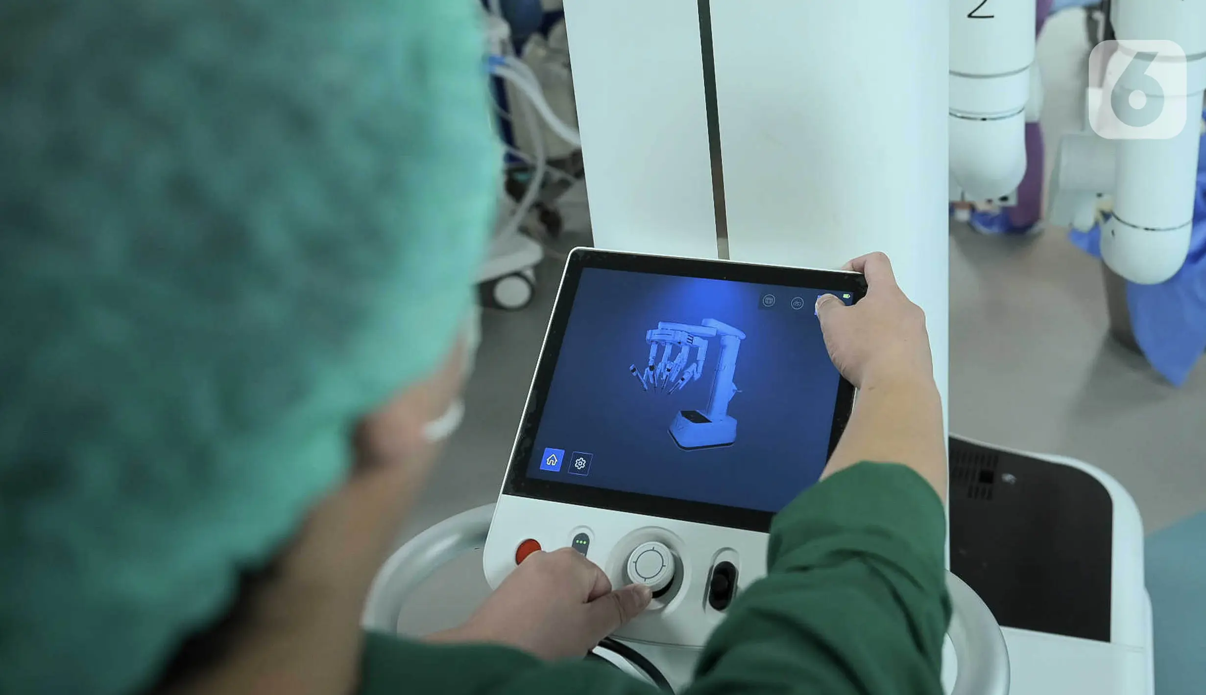 Mengenal Lebih Dekat Pengoperasian Teknologi Telerobotik di RSCM - Foto ...