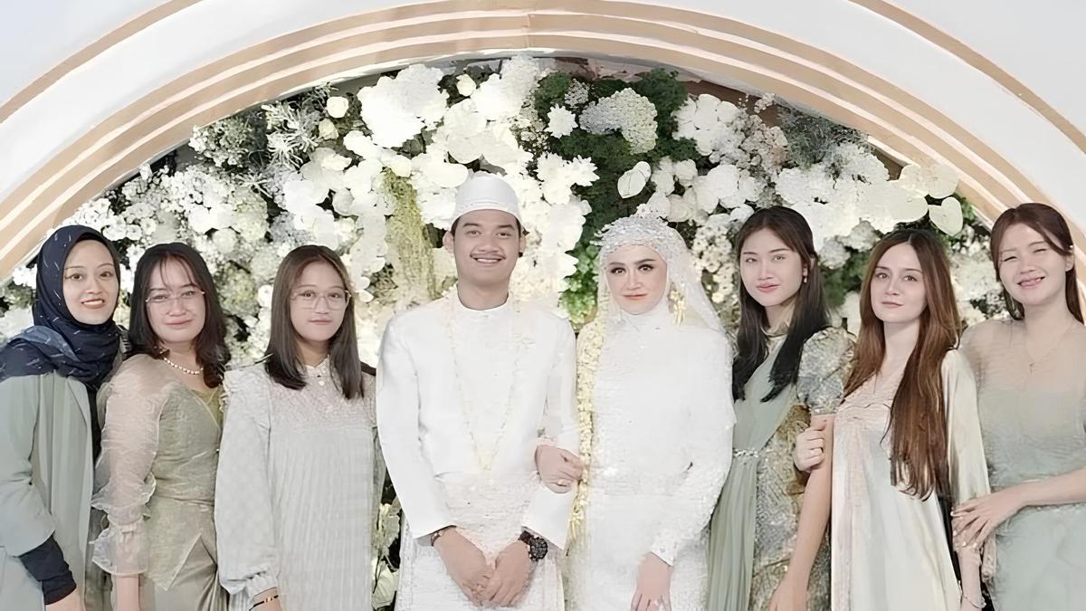 Potret Pernikahan Happy Asmara dan Gilga Sahid yang Sempat Dirahasiakan, Mewah - Foto Liputan6.com