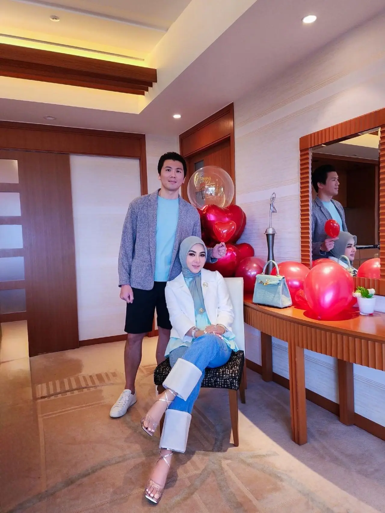 7 Momen Ulang Tahun Syahrini ke-43, Rayakan di Kamar Hotel Mewah di Jepang - Hot Liputan6.com