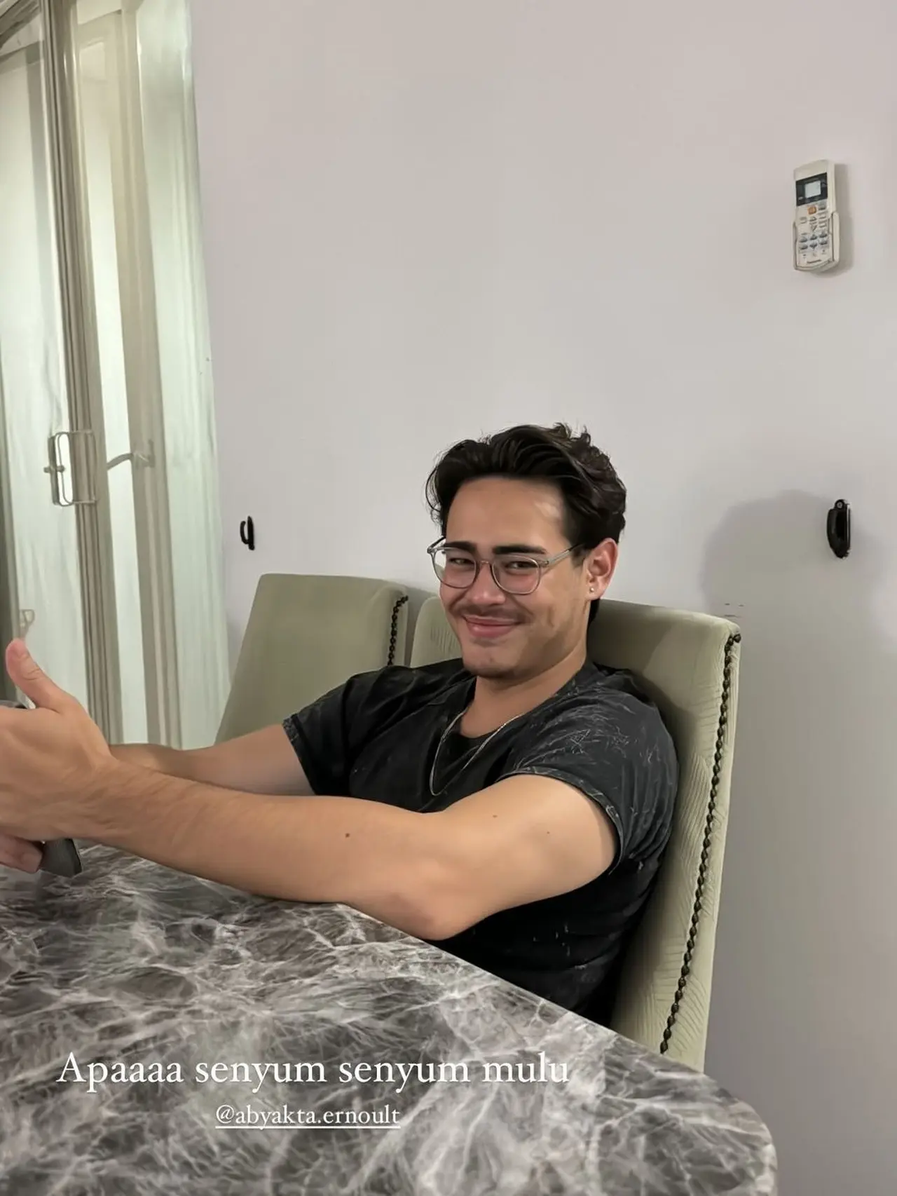 8 Potret Awkarin Fitting Baju Pengantin, Banjir Pujian dari Pacar - Hot ...