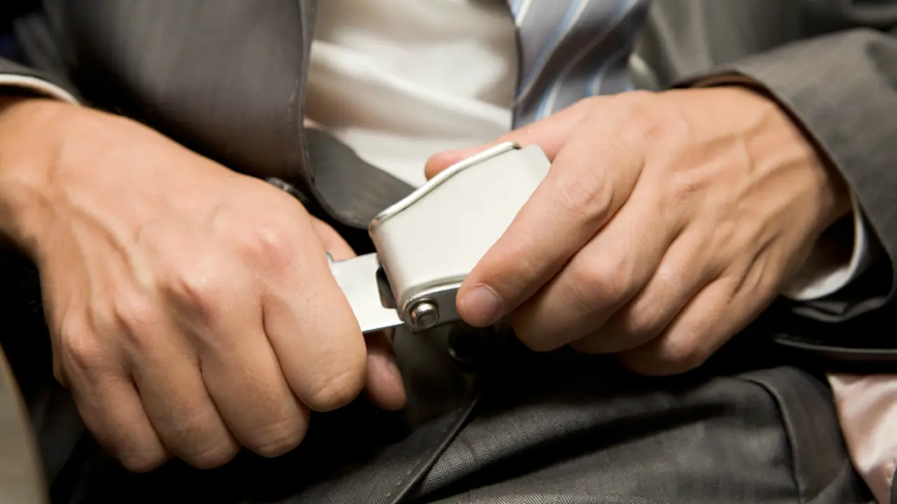 Mengenal Pretensioner dan Force Limiter di Seatbelt, Apa Itu ...