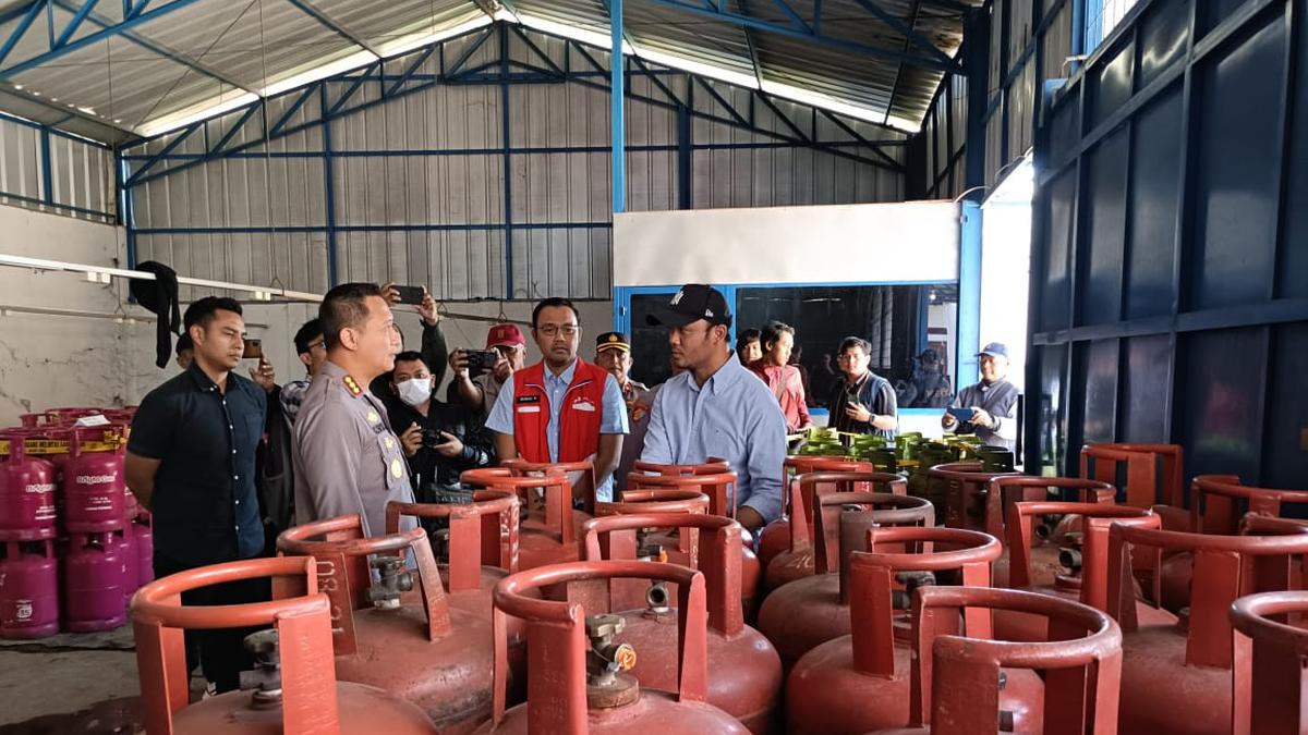 Polisi Ungkap Kasus Pengoplosan LPG di Bandung, Pertamina Patra Niaga Beri Apresiasi - Bisnis ...