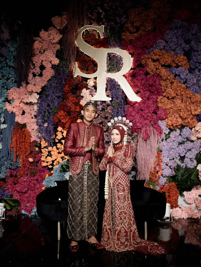 Detail Gaun Pengantin Sendy Aulia Istri Rizky Ridho, Ada Garuda dan ...