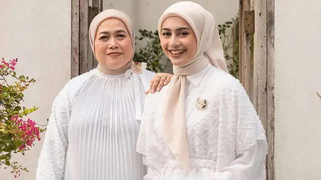 8 Gaya Sintya Marisca Jadi Model Busana Muslim, Tampil Kompak dengan ...