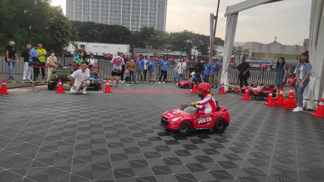 Keren, Mobil Mainan Bertenaga Listrik Ini Bisa Diajak Ngedrift di ...