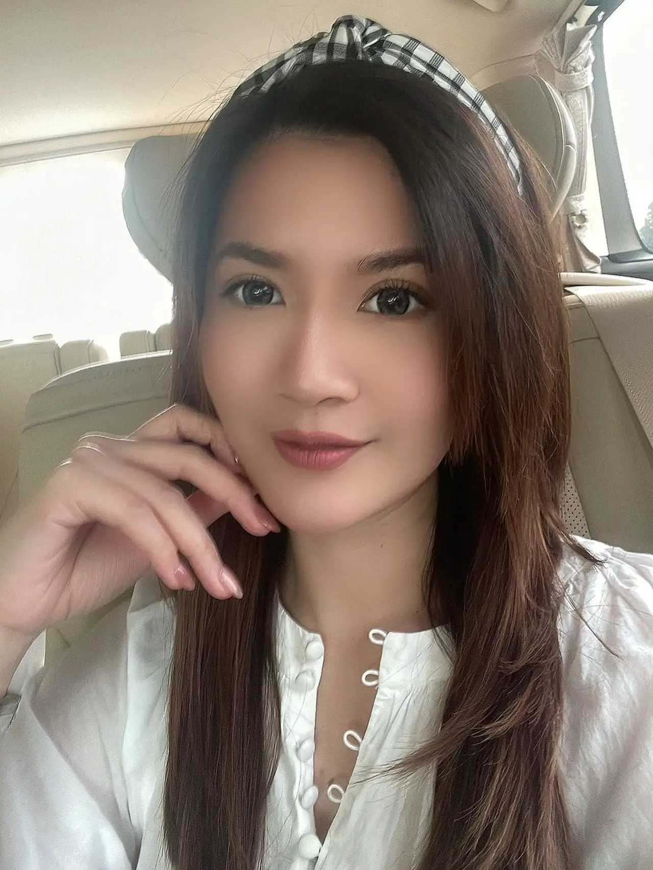 10 Potret Teranyar Asty Ananta, Wajahnya Tirus Mirip Bintang K-Pop