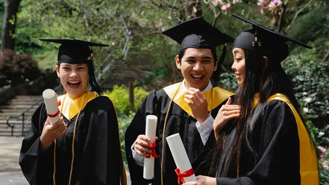 35 Contoh Ucapan Wisuda untuk Teman - Ragam Bola.com