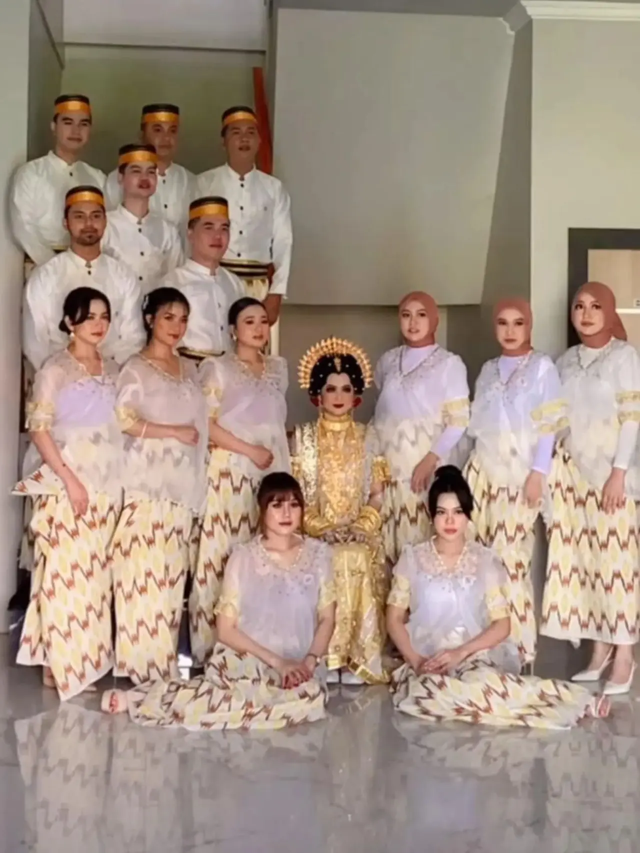 7 Potret Pedangdut di Pernikahan Nia LIDA, Lady Rara dan Melly Lee Jadi ...