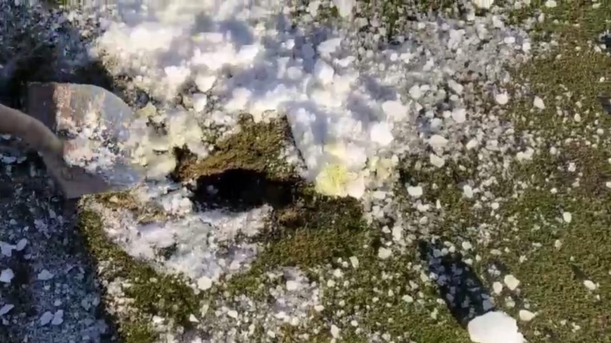 Misteri Lubang di Lapangan Golf Australia Terungkap, Bola Es Besar ...