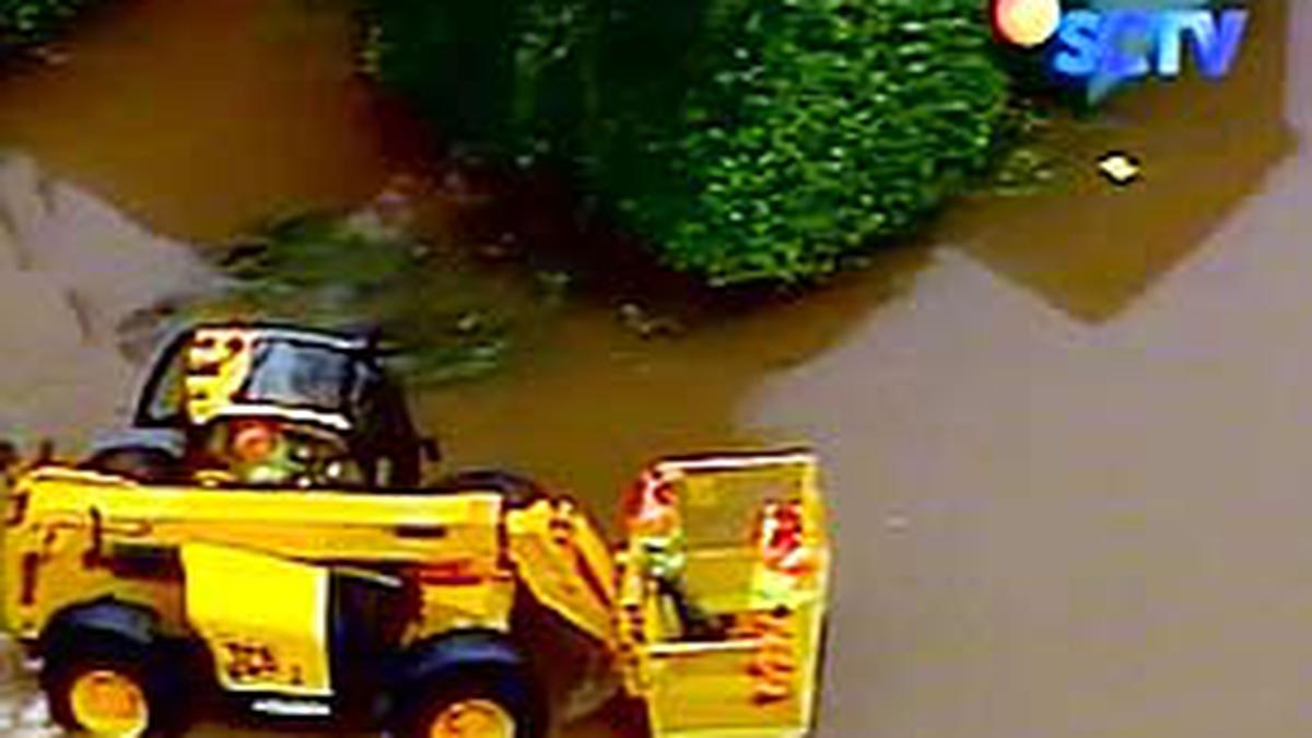 Banjir Mengganggu Pasokan Air Bersih Dan Listrik