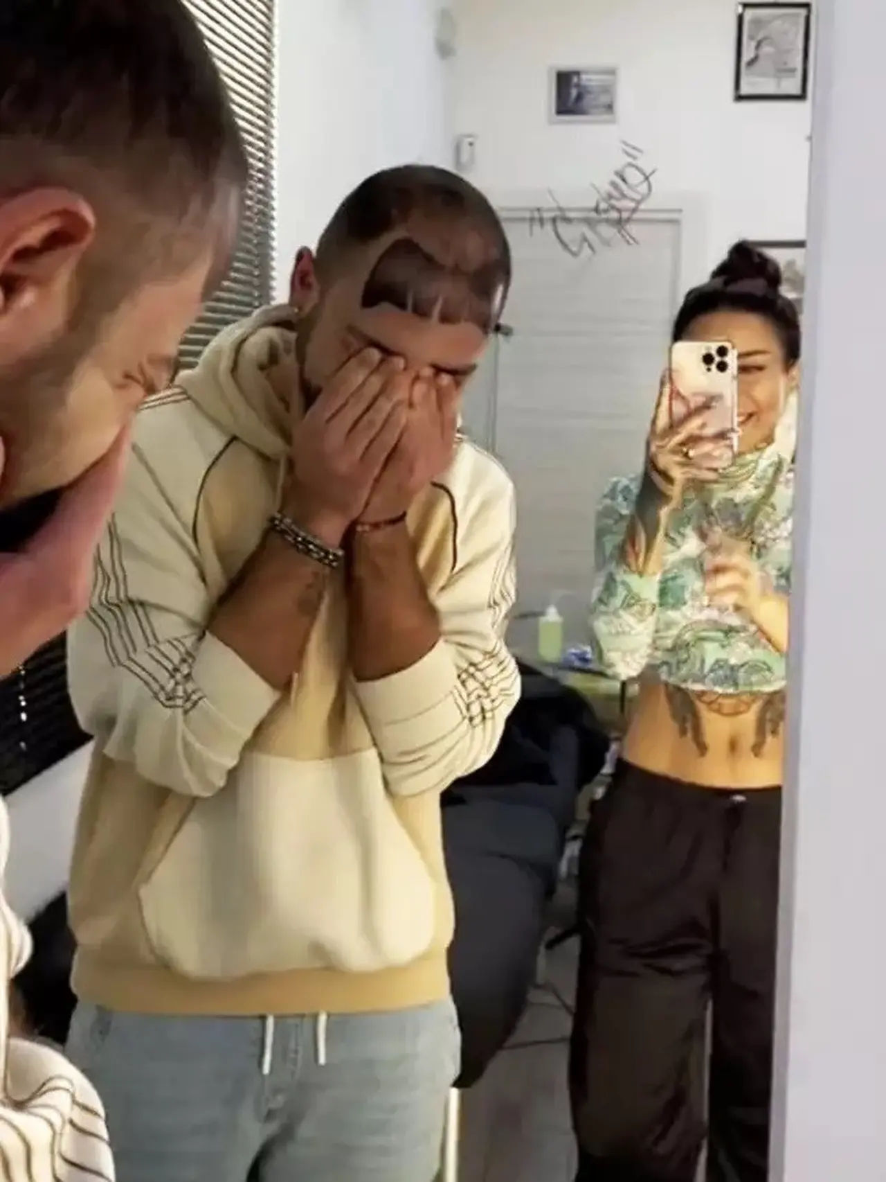 Pria Ini Pilih Tato di Kepala Botak Ketimbang Menumbuhkan Rambut, 7 ...