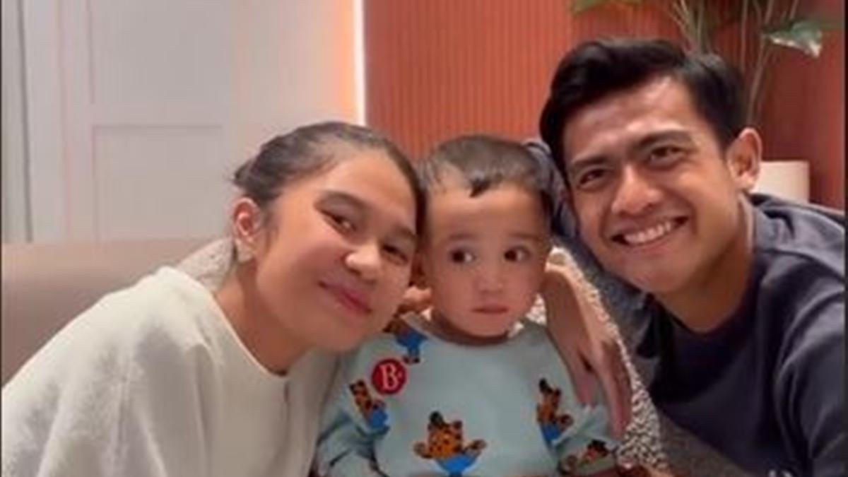 Momen Arhan dan Azizah Foto Bareng Cipung, Netizen: Gambaran Masa Depan ...