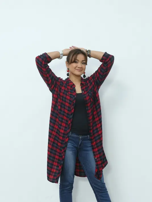 Jadi Penyiar Radio, Nirina Zubir Merasa Lebih Muda - Photo Fimela.com
