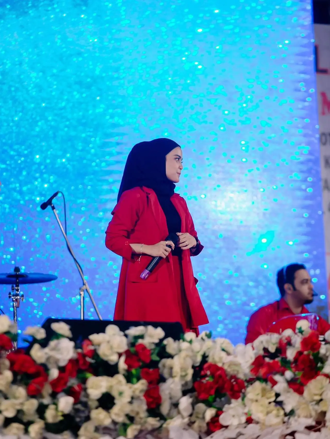 7 Potret Putri Isnari Istri Bos Tambang Konser Dangdut Pakai Hijab ...