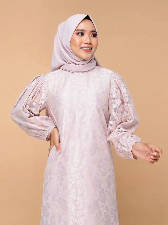 12 Model Gamis Brokat Elegan untuk Semua Bentuk Tubuh, Bikin Anggun dan ...