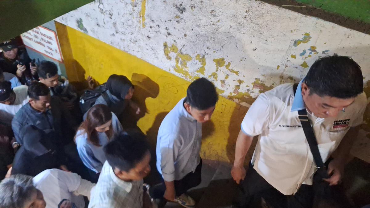 Momen Gibran Susuri Gang Sempit di Jakarta - Pemilu Liputan6.com