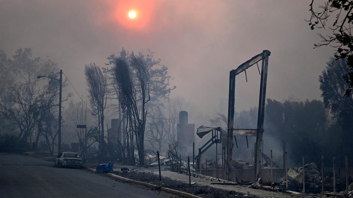 Baru 3 Bulan Terjual, Bekas Rumah Matthew Perry Hangus karena Kebakaran ...