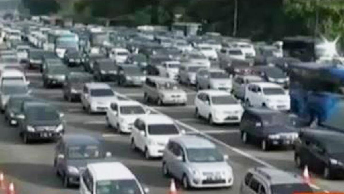 VIDEO: Libur Panjang, Ribuan Kendaraan Padati Puncak Bogor - News Liputan6.com