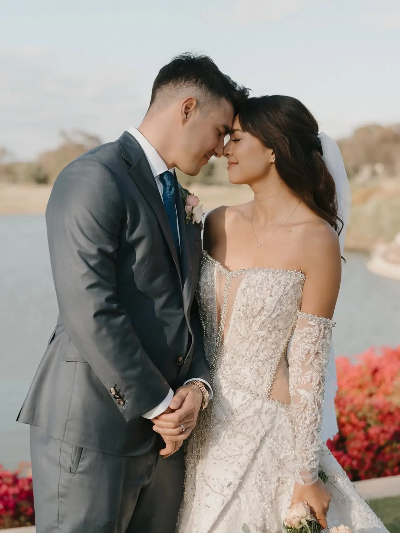 7 Potret Detail Resepsi Pernikahan Aurelie Moeremans dan Tyler Bigenho ...