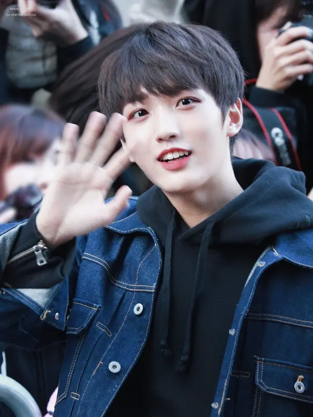 Punya Banyak Kembaran, Berikut Potret 4 Idol Kpop Mirip Jungkook BTS ...