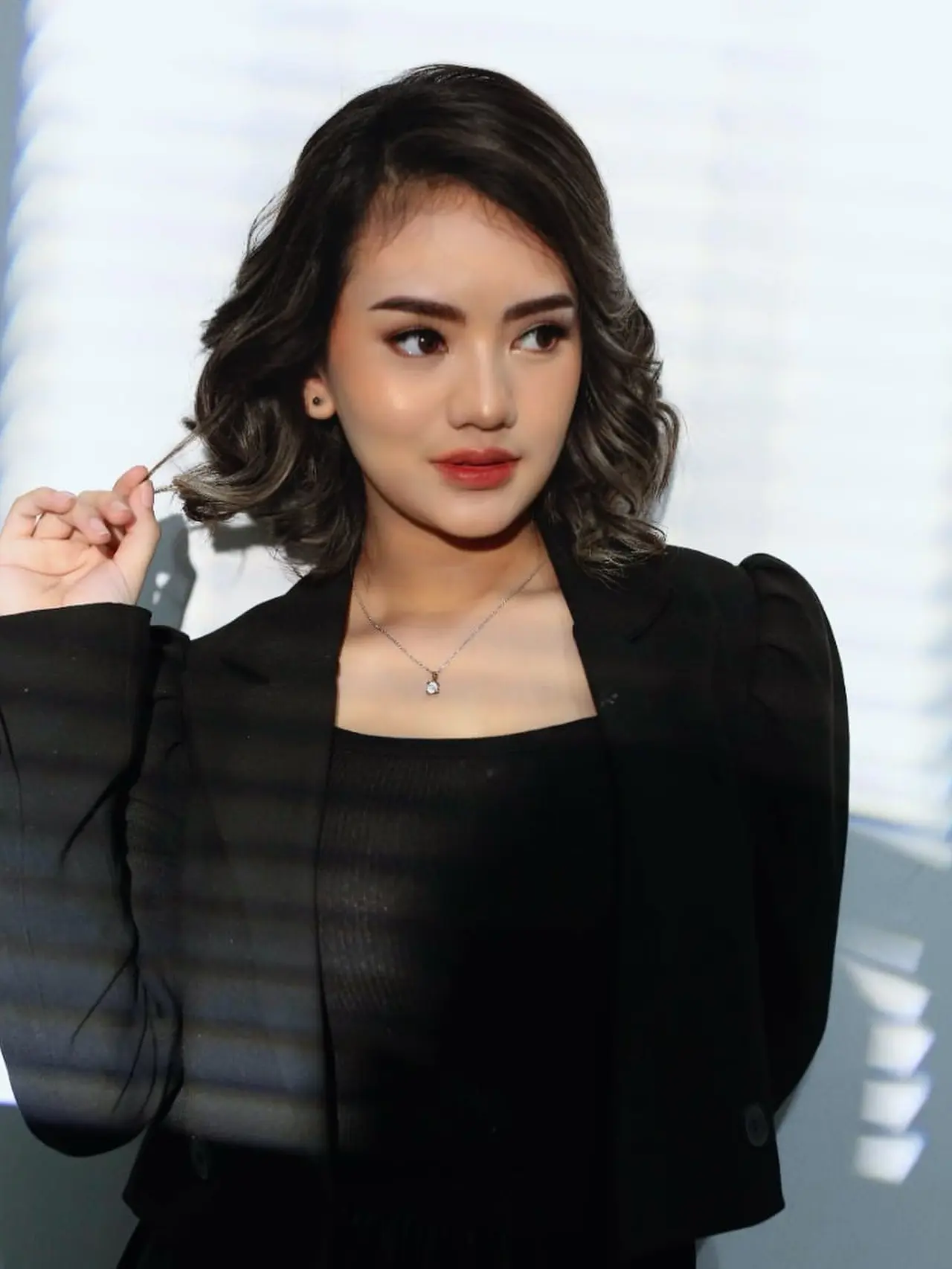 Sederet Potret Cantik Janis Aneira, Putri Mantan Preman yang Sukses ...