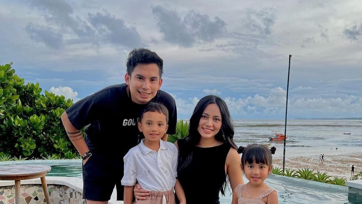Momen Seru Rachel Vennya dan Okin Ajak Anak Liburan Bareng ke Bali ...