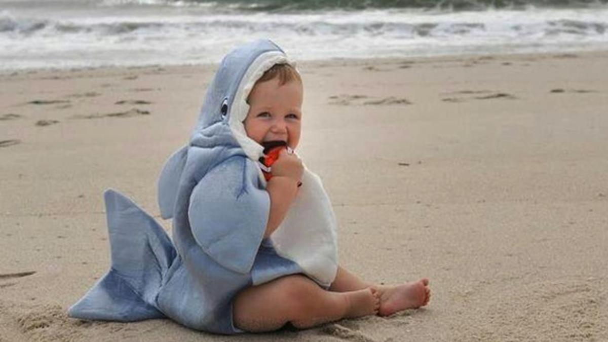 Pakai Kostum Ikan Hiu: Balita Ini Makin Cute & Menggemaskan - Photo ...