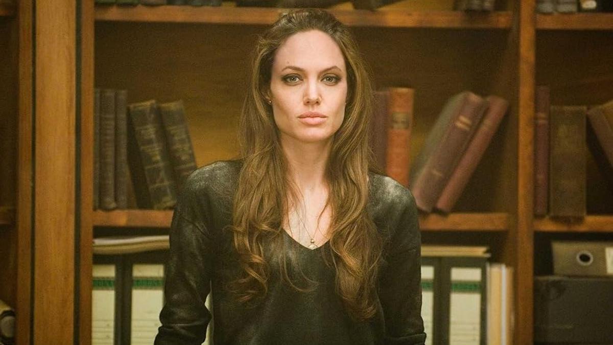 7 Best Action Movies Starring Angelina Jolie You Shouldn't Miss Out