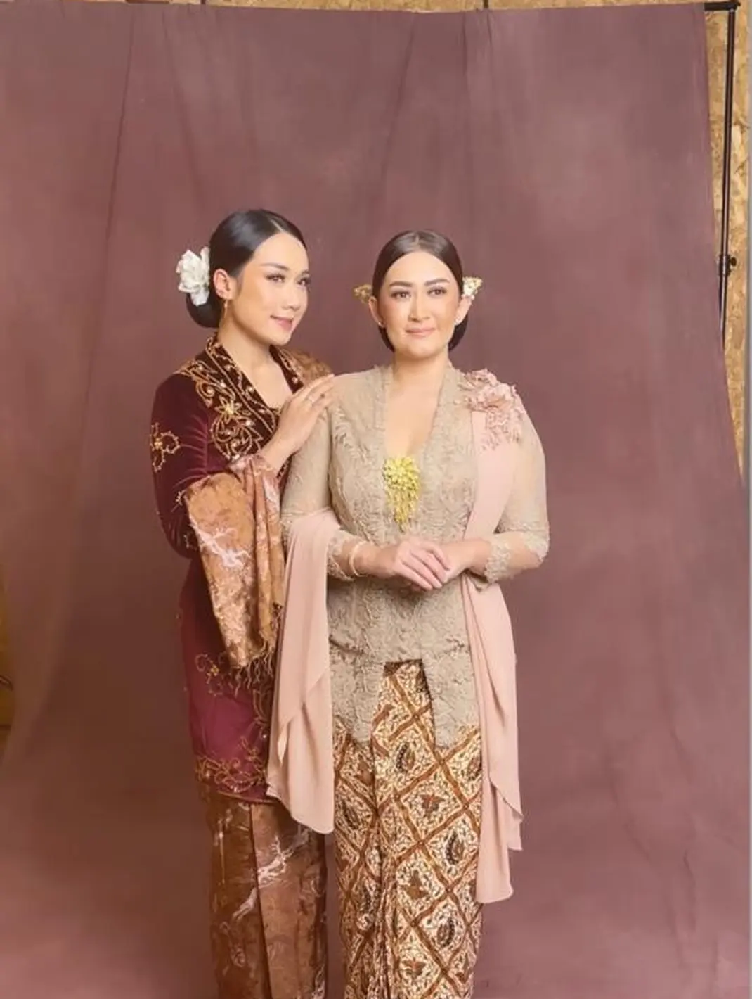 6 Pesona Nafa Urbach dan Puput Nastiti Devi Istri Ahok Pemotretan ...