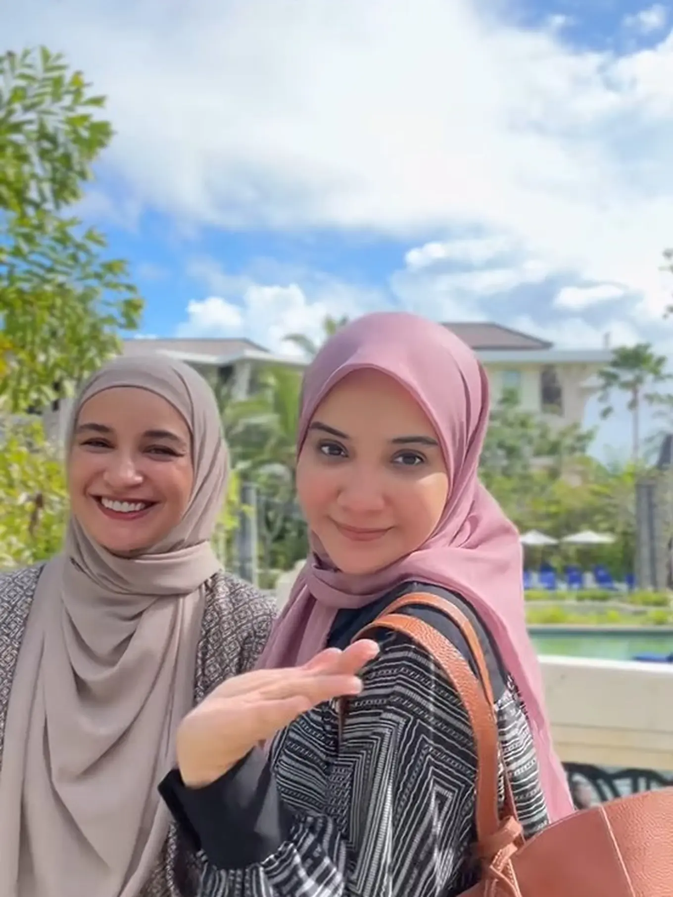 7 Potret Zaskia dan Shireen Sungkar yang Selalu Kompak, Liburan Bareng ...