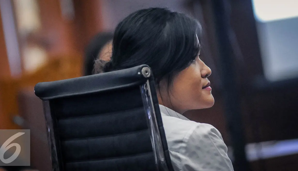 Senyum Jessica Saat Sidang Lanjutan Pembacaan Pleidoi - Foto Liputan6.com
