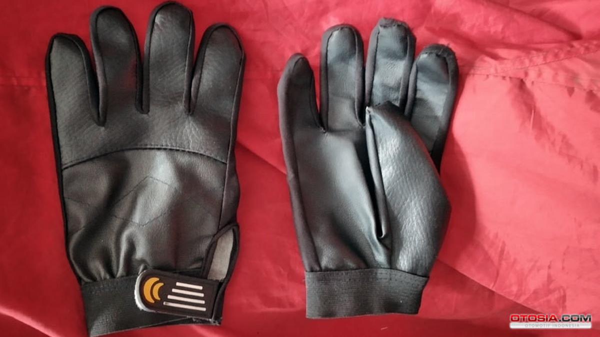 Kiat Memilih dan Merawat Sarung Tangan Motor - Berita Otosia.com