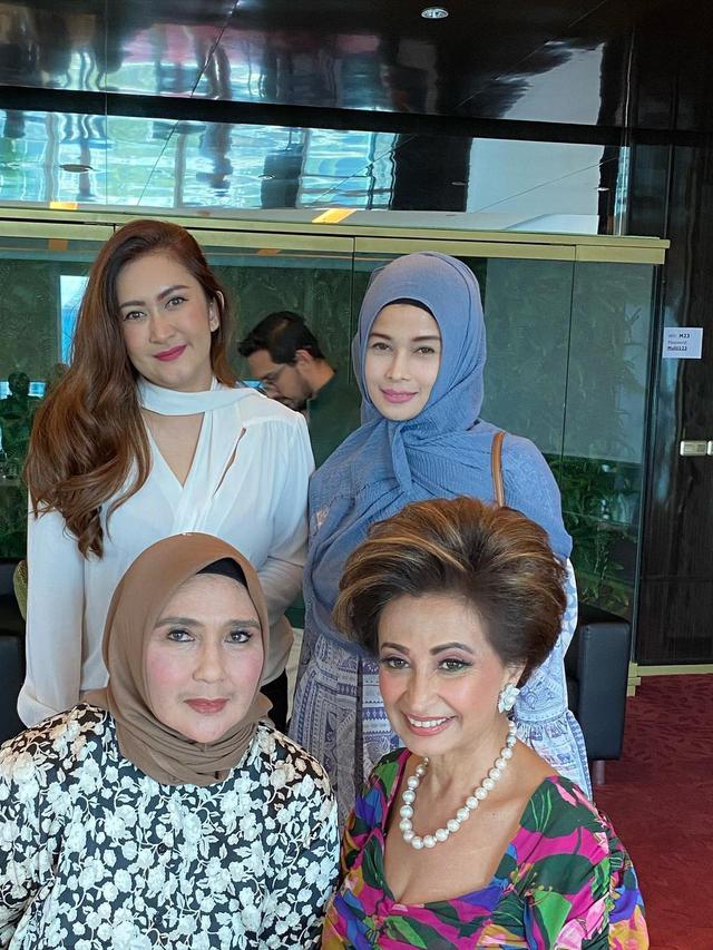 4 Potret Jihan Fahira Bersama Nafa Urbach, Istri dan Mantan Pacar ...
