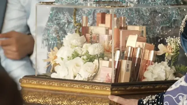 Intip 7 Seserahan yang Dibawa Thariq Halilintar untuk Aaliyah Massaid saat Tunangan, dari ...