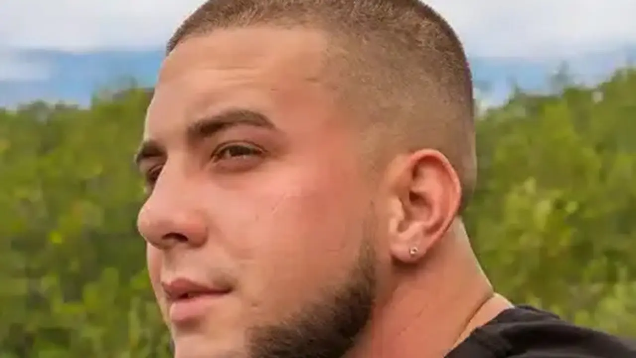 5 Potongan Rambut Buzz Cut dengan Gaya Modern dan Rapi April 2025 - Hot ...