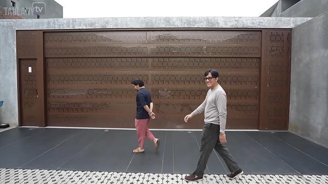 Potret Teras Rumah Tompi Gaya Industrial, Bisa Jadi Inspirasi