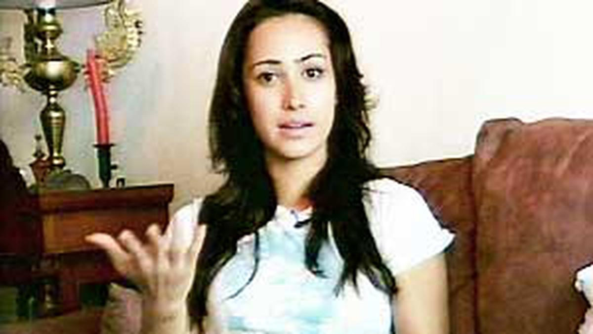 Lama Vakum, Alexandra Gottardo Main Film - ShowBiz Liputan6.com