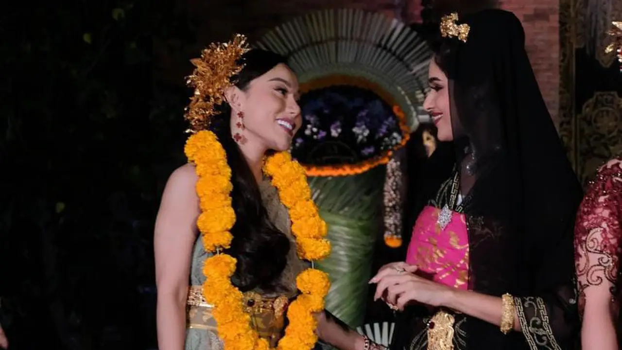 Selebgram Putri Permata Dapat Pujian Princess of Bahrain - ShowBiz ...