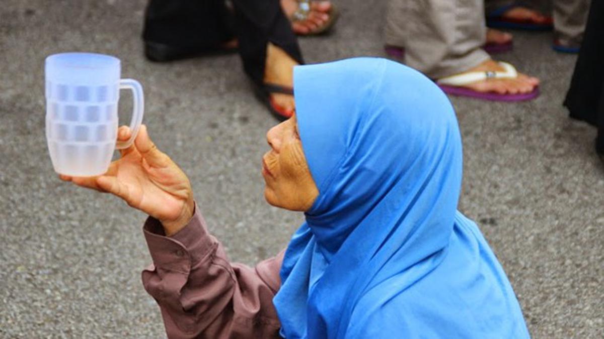 Bermodal Hijab, Pengemis Ini Raup Rp 33 Juta per Bulan